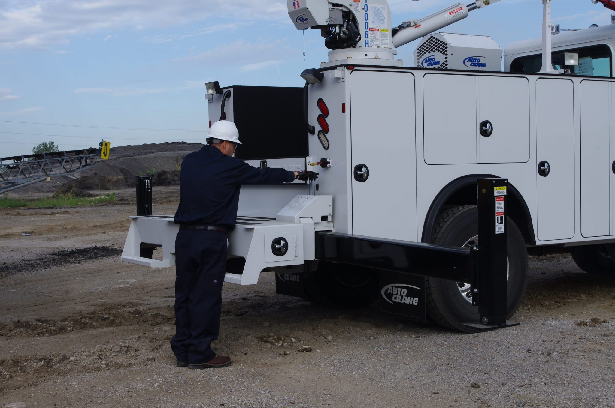 Outriggers And Stabilizers - Auto Crane