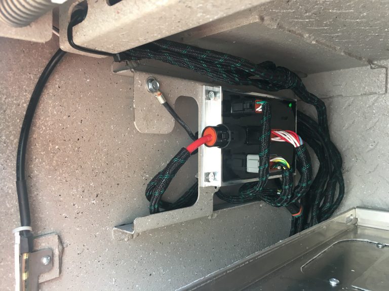 Titan Connect™ with Power On Demand™ - Auto Crane